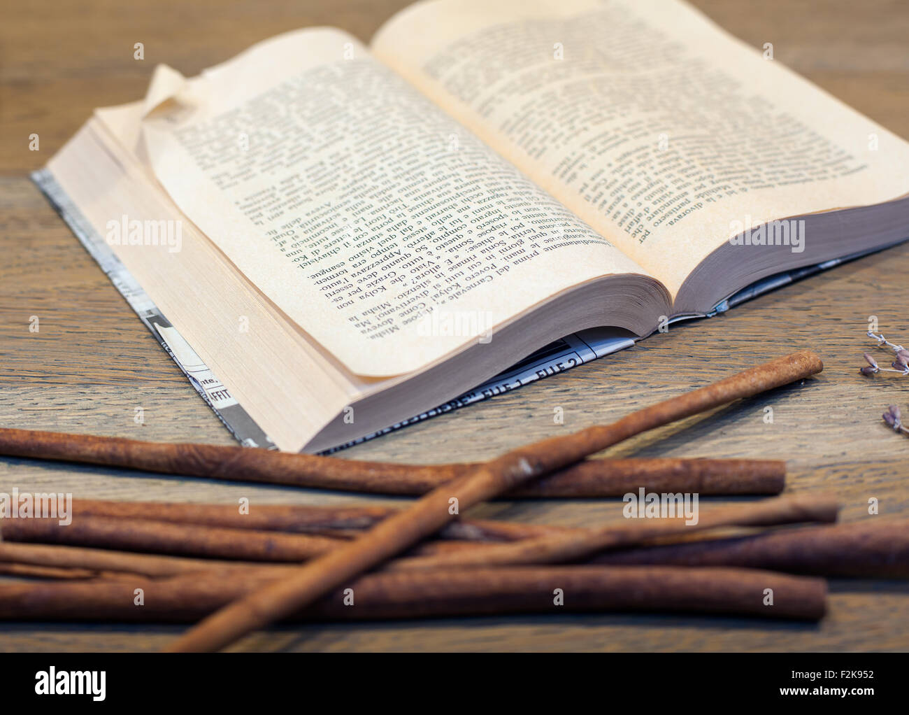 Open book on table hi-res stock photography and images - Alamy