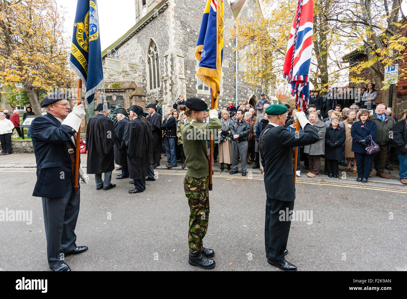 Servicemen Stock Photos & Servicemen Stock Images - Alamy