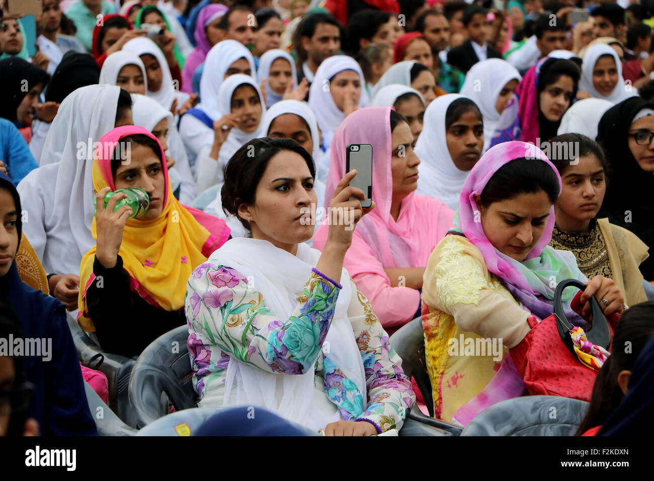 Srinagar, Kashmir. 20th September, 2015. The month-long Kashmiri ...