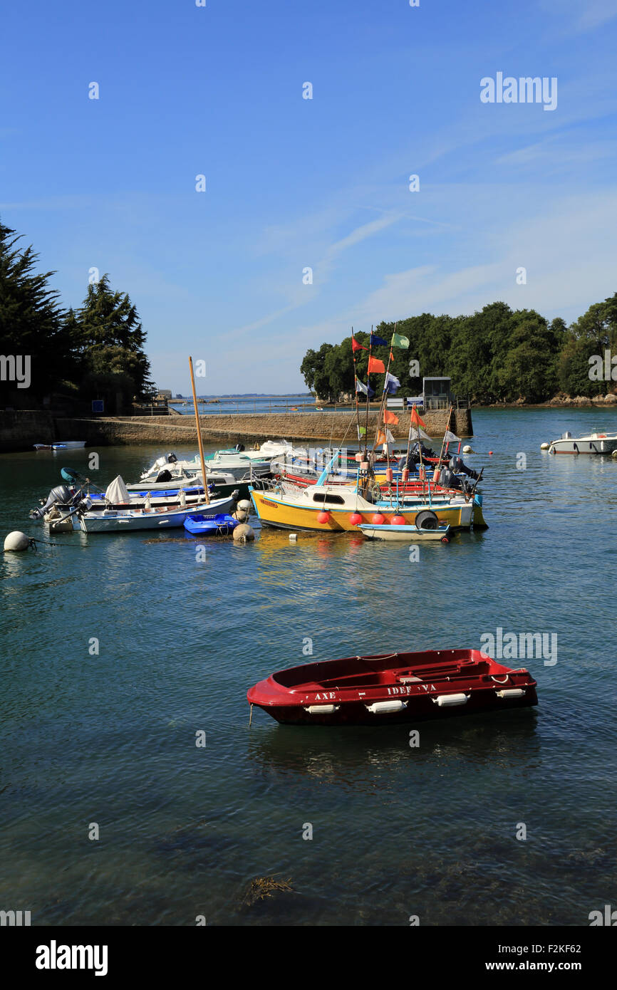 View of Le Port and boats moored, Port Anna, Sene, Vannes, Morbihan ...