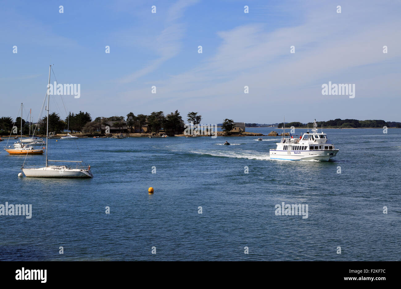 View of Ile de Boedic from Port Anna with ferry, Sene, Vannes, Morbihan ...