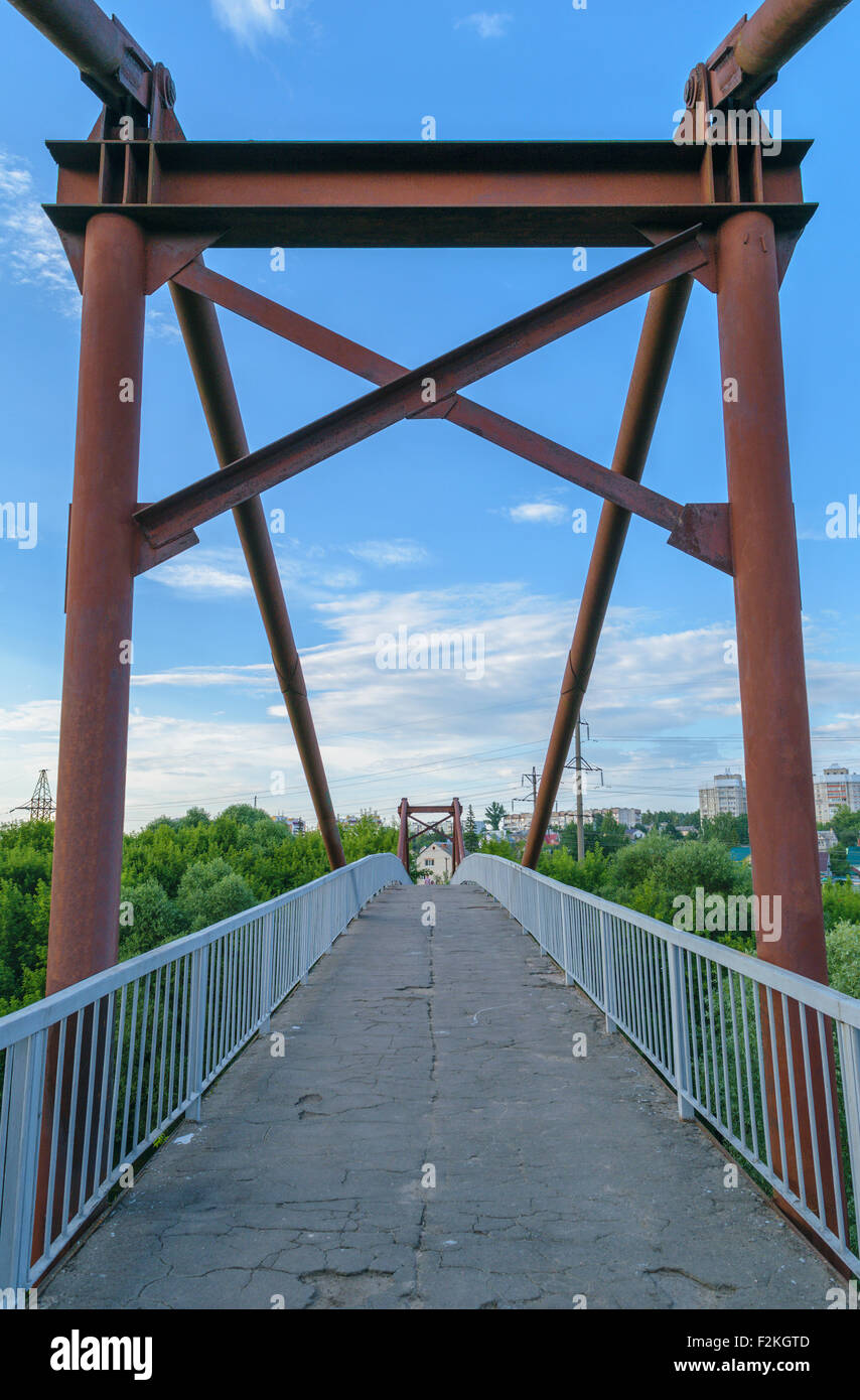 Elevated footbridge pedestrian bridge hi-res stock photography and ...
