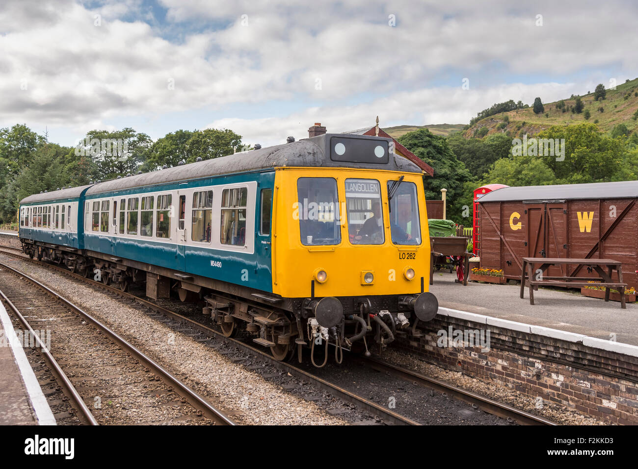 Diesel Multiple Unit DMU arrives at Glyndyfrdwy station on the ...