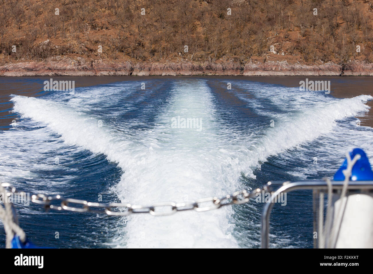 Wake pattern behind a power boat Stock Photo - Alamy