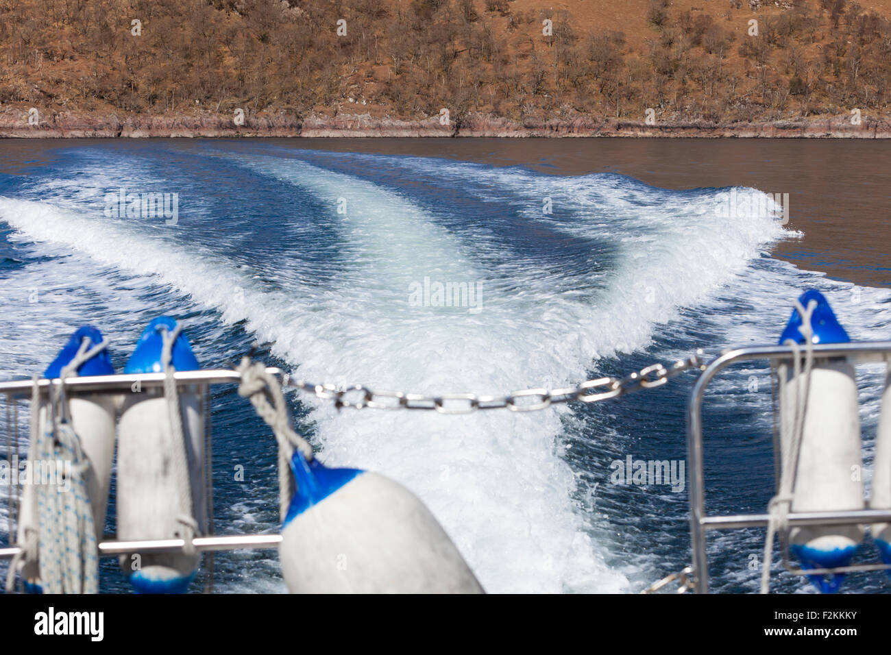 Wake pattern behind a power boat Stock Photo - Alamy