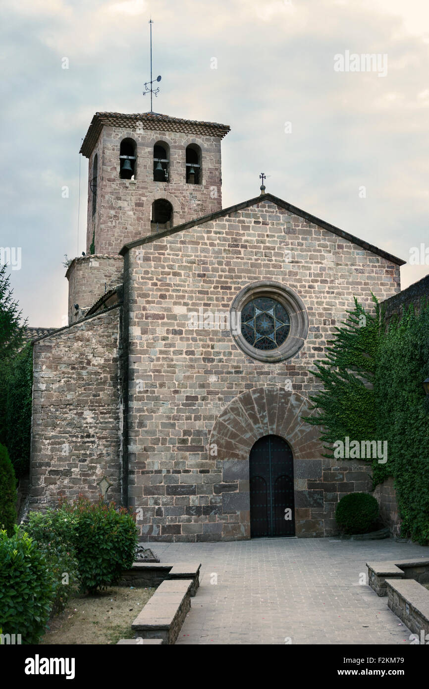 Romanesque monastery santa maría hi-res stock photography and images ...