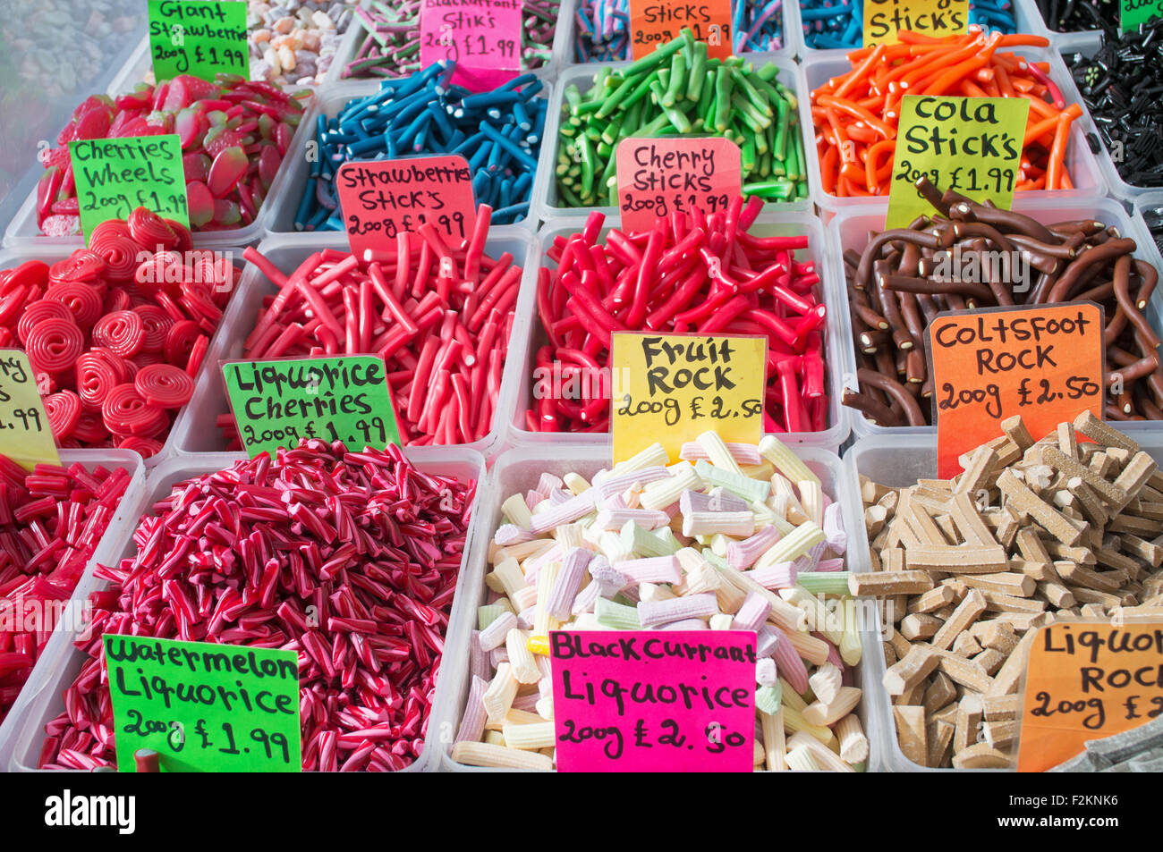Coloured sweets hi-res stock photography and images - Alamy