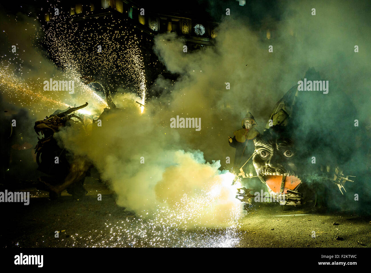 Tarasca parade hi-res stock photography and images - Alamy