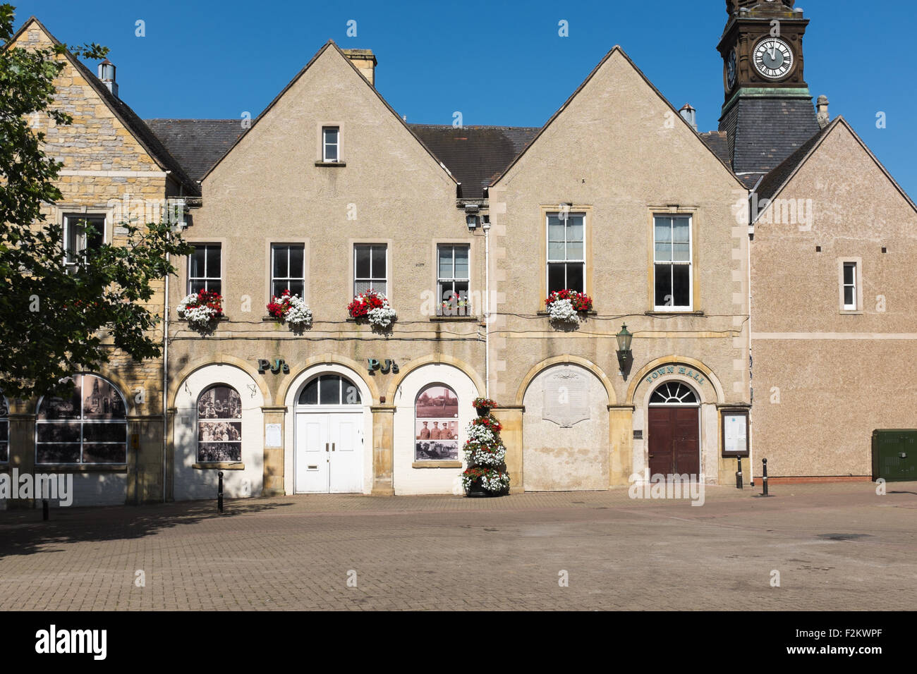 Evesham town hall hi-res stock photography and images - Alamy