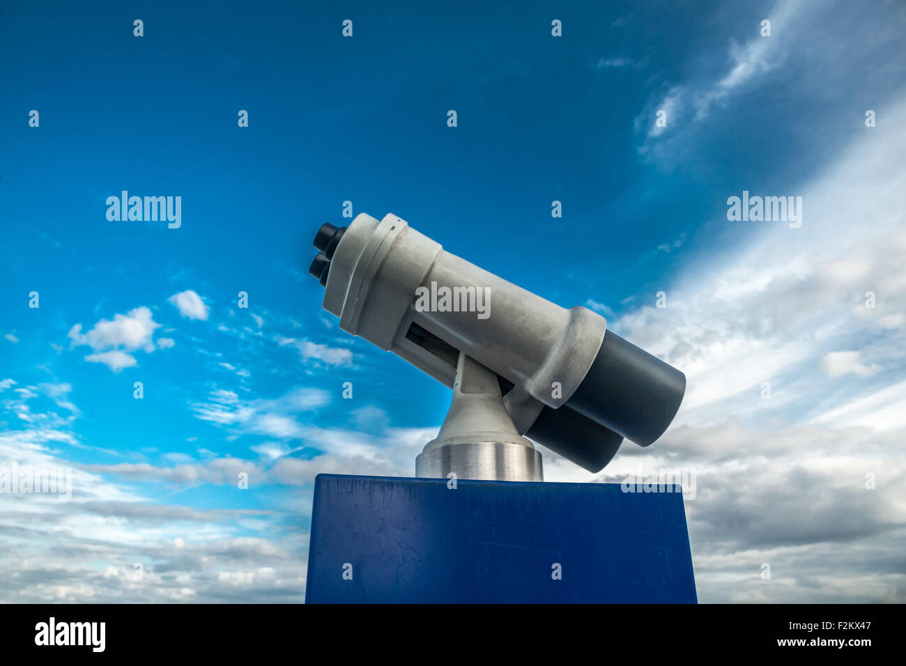 Target viewer hi-res stock photography and images - Alamy
