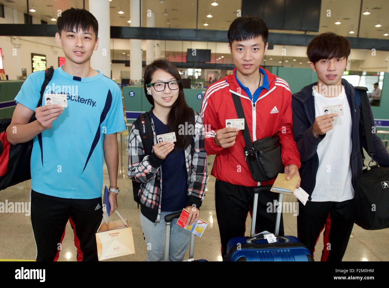 Fuzhou, China. 21st September, 2015. Young people from Taiwan show ...