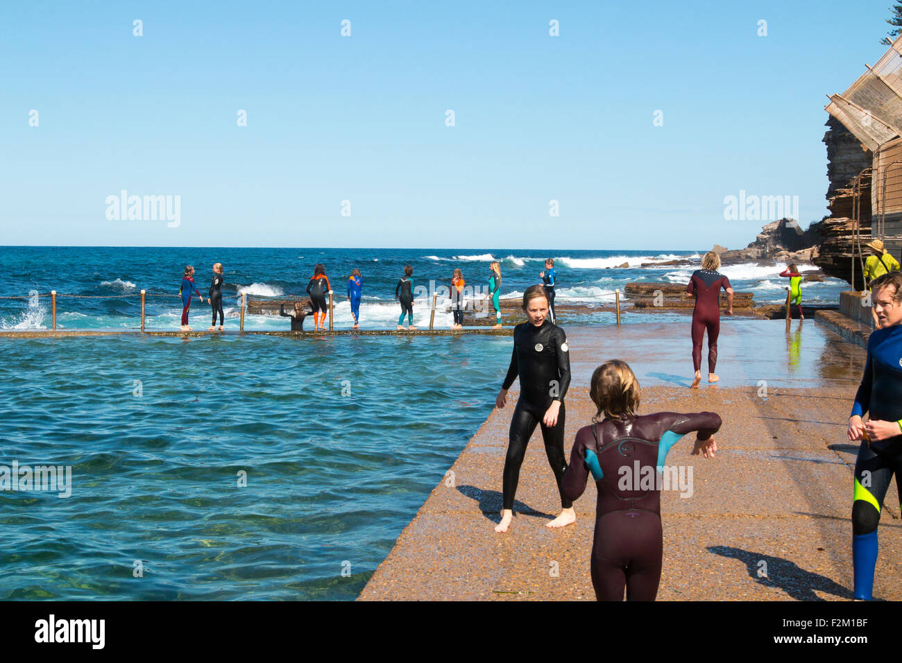 Avalon beach ocean swimming pool hi-res stock photography and images ...