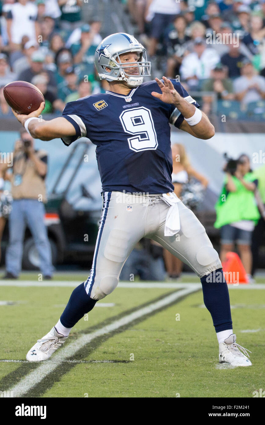 September 20, 2015: Dallas Cowboys quarterback Tony Romo (9) throws a ...