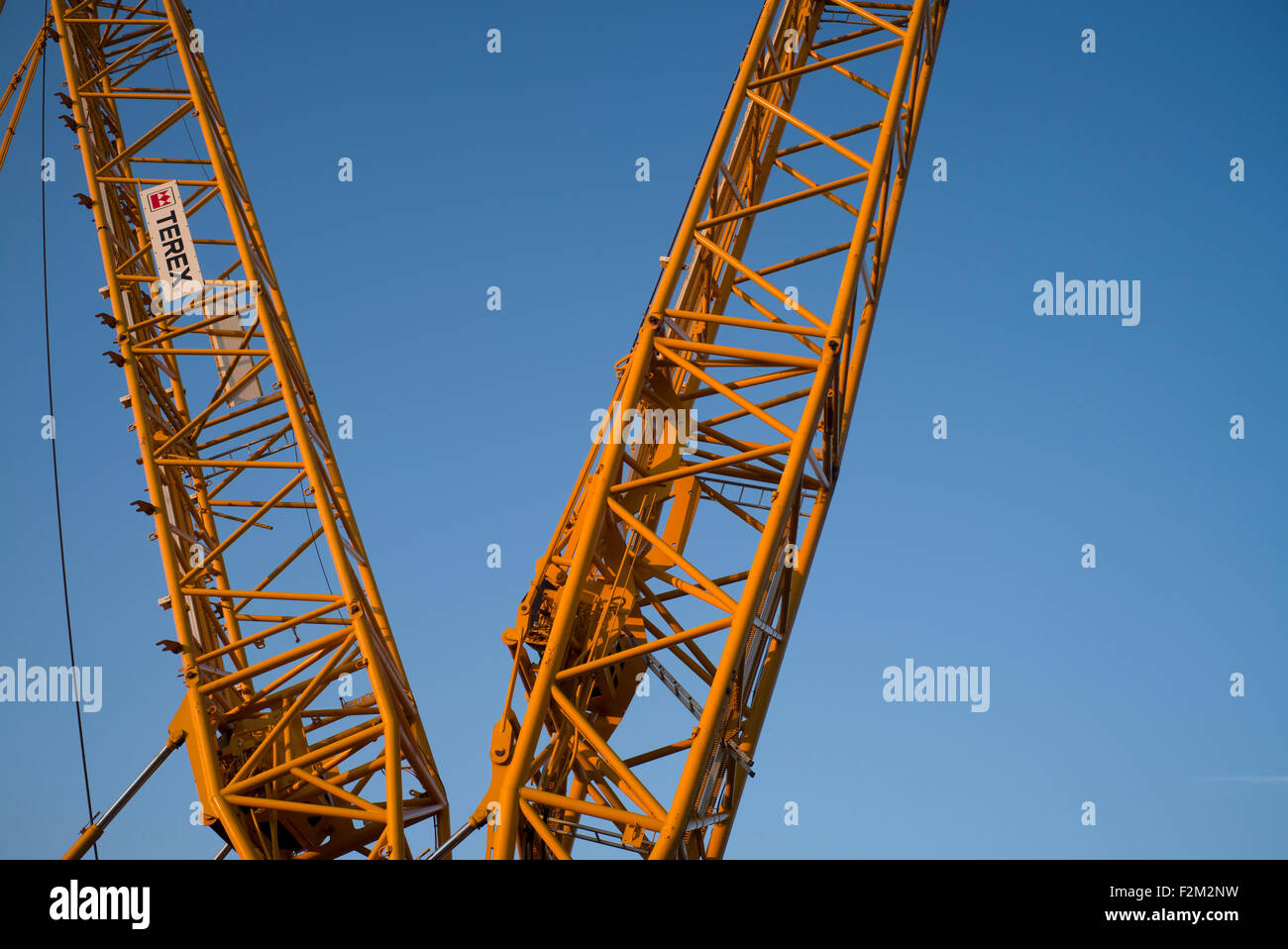 Crane lift hi-res stock photography and images - Alamy