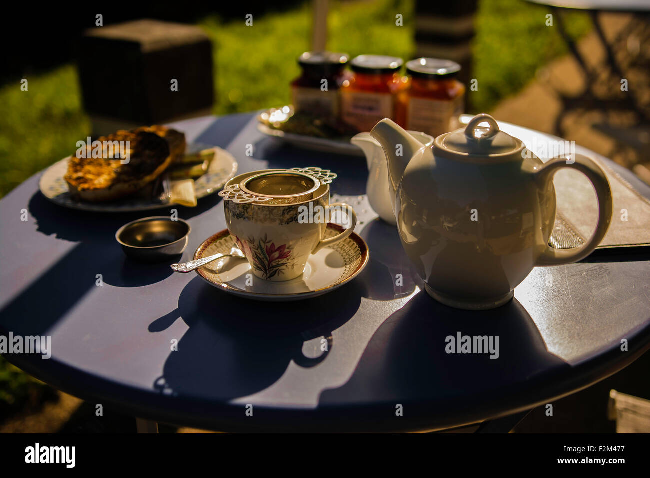 Early morning tea in the park Stock Photo - Alamy