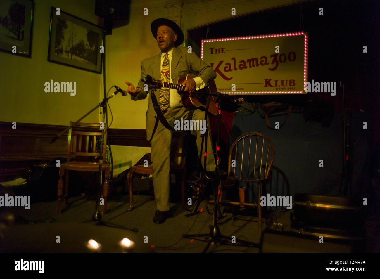 Michael roach hi-res stock photography and images - Alamy