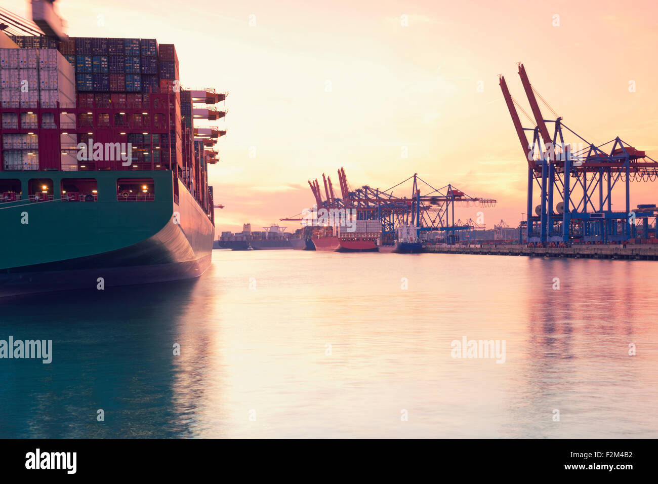Germany, Hamburg, freight ships at Waltershofer harbour Stock Photo - Alamy
