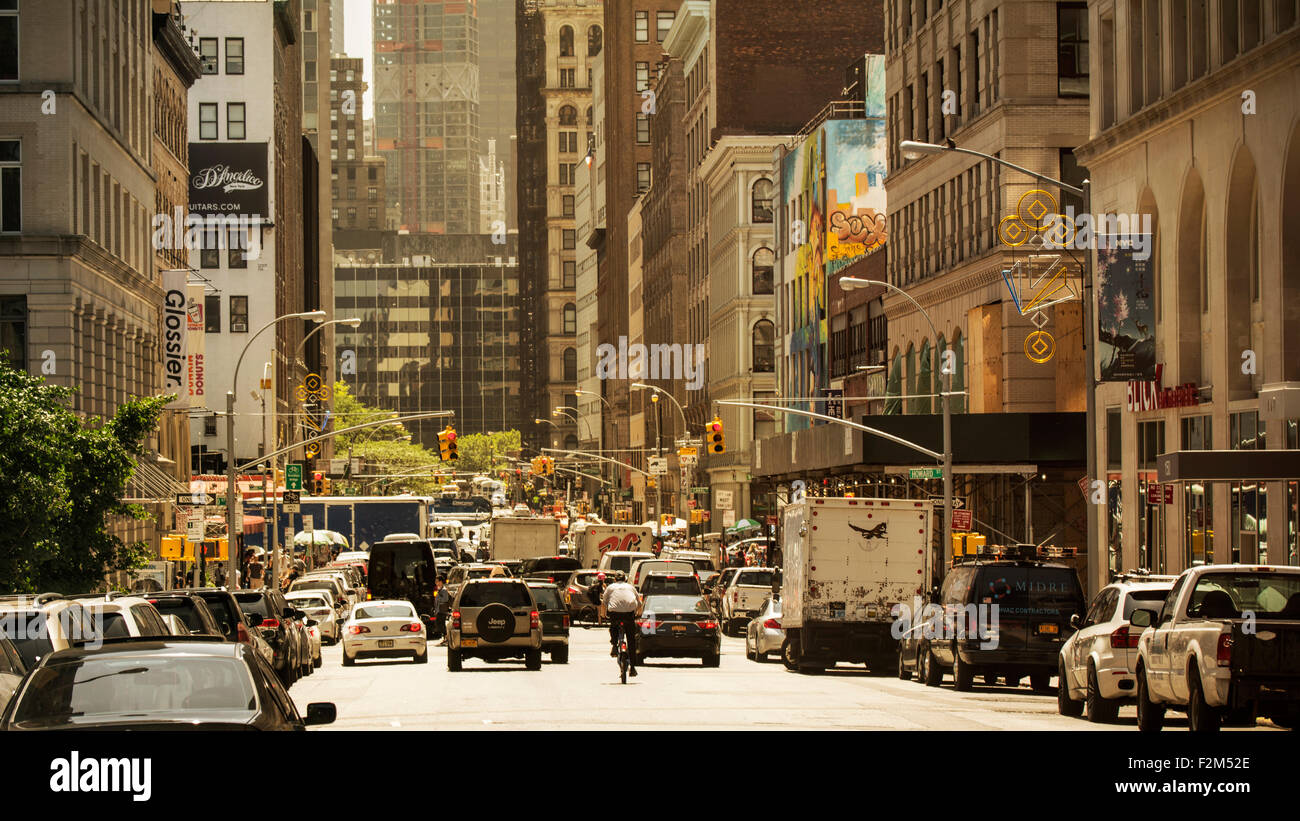 Cars in a city usa hi-res stock photography and images - Alamy