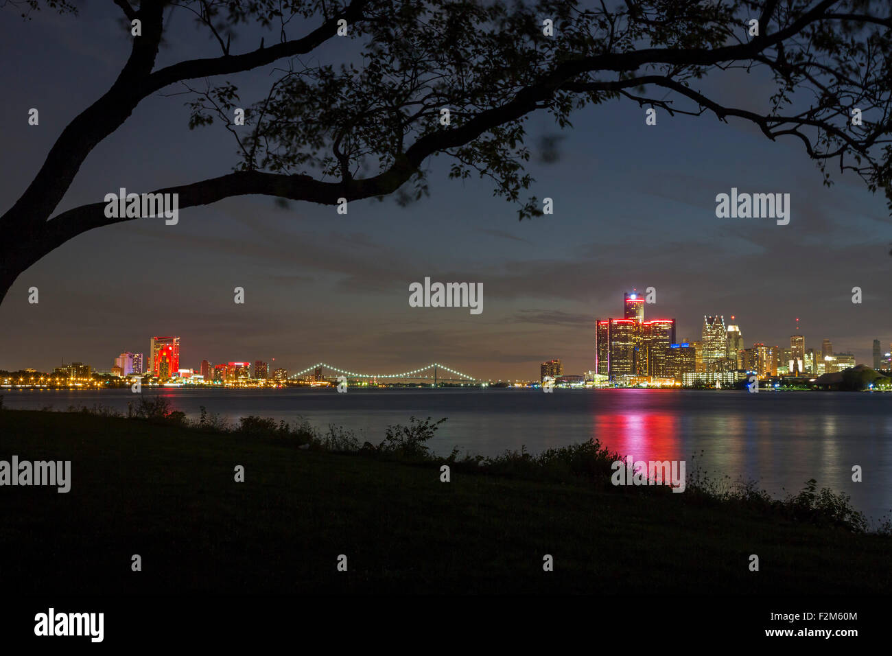 Detroit skyline night hi-res stock photography and images - Alamy