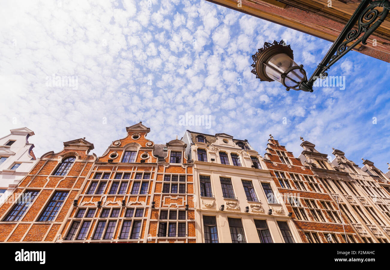 Historical row houses hi-res stock photography and images - Alamy