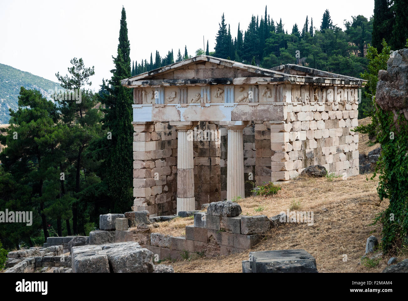 Delphi temple hi-res stock photography and images - Alamy