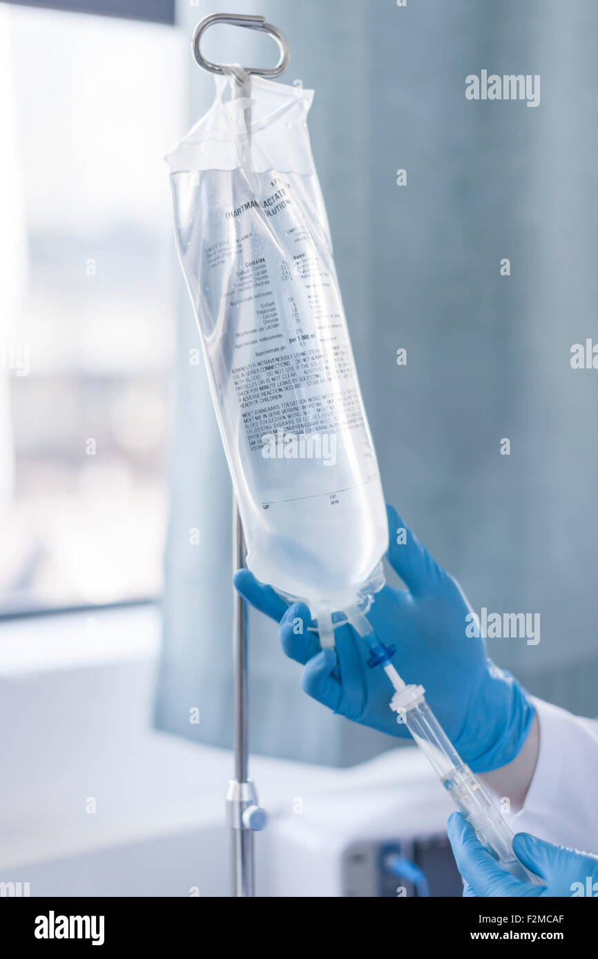 Intravenous drip hi-res stock photography and images - Alamy