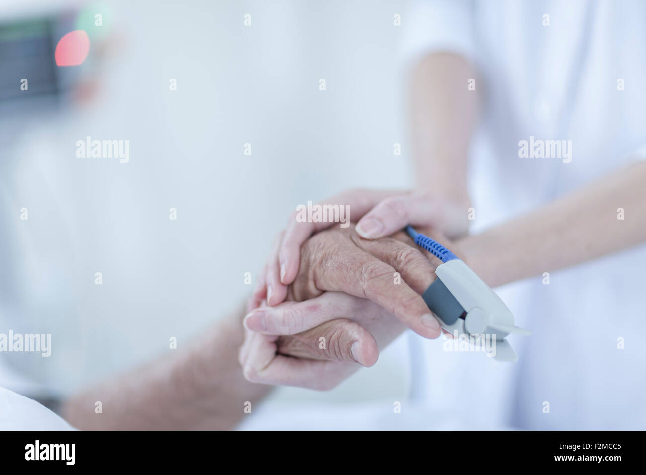 Heart monitor hi-res stock photography and images - Alamy