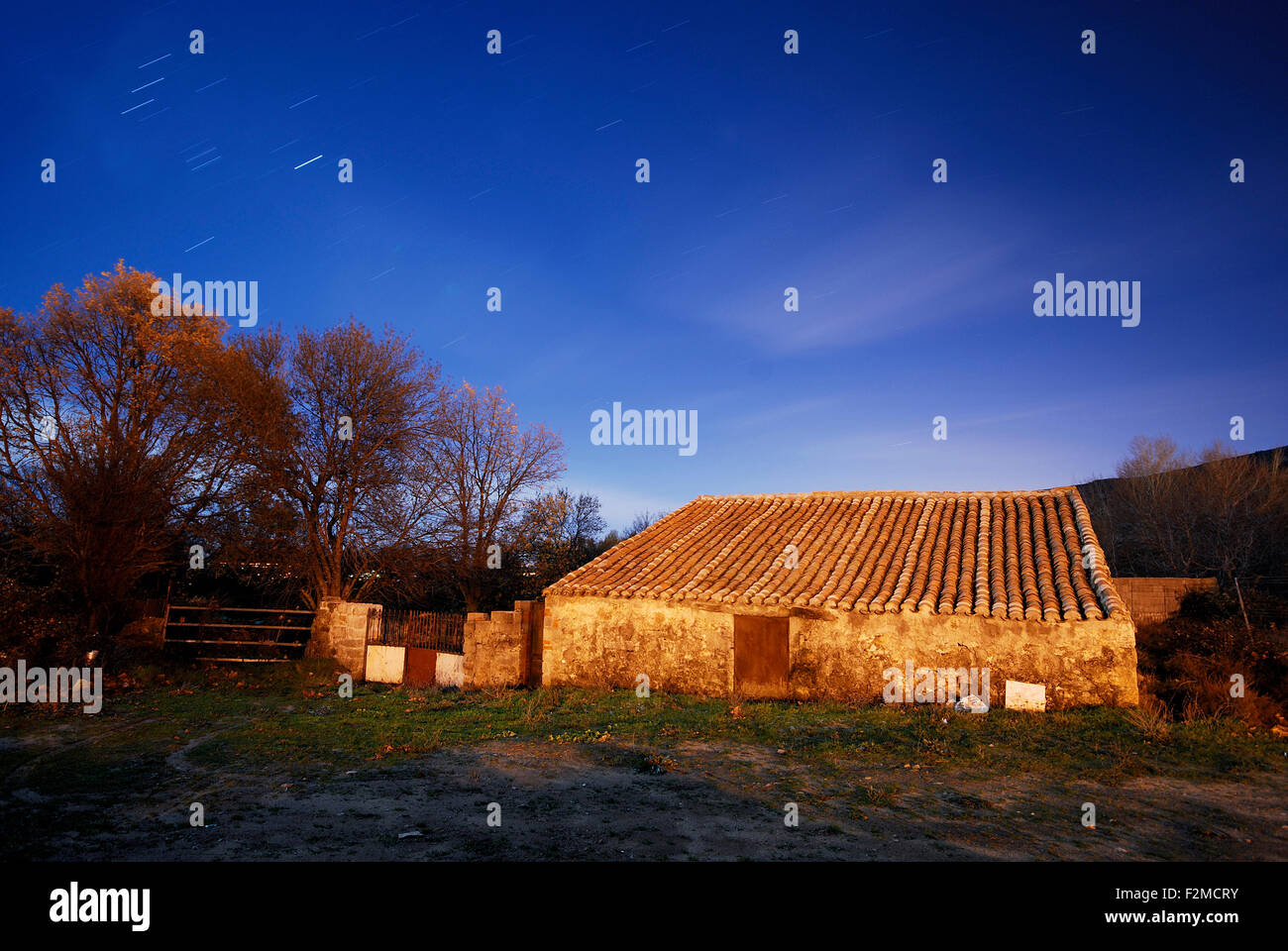 Hut at night hi-res stock photography and images - Alamy