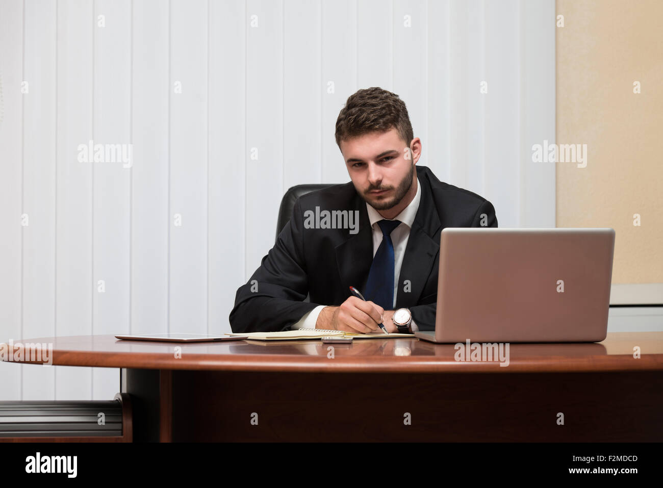 Writing a formal letter hi-res stock photography and images - Alamy