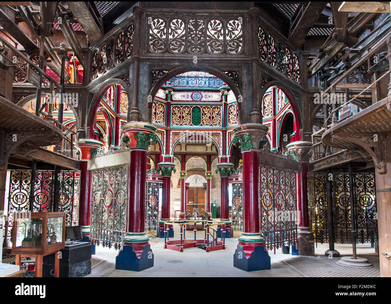 Joseph bazelgette sewer hi-res stock photography and images - Alamy