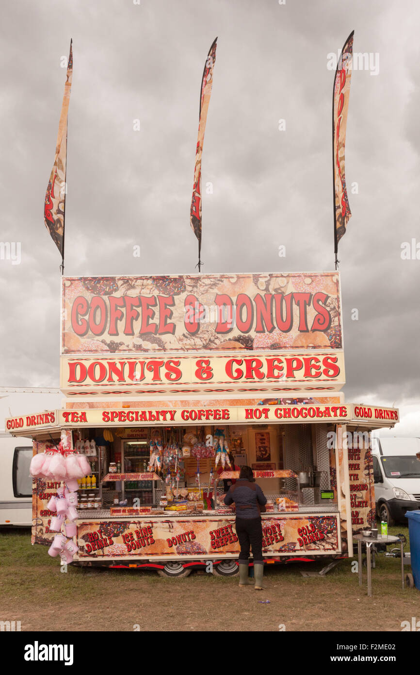 Funfair food stall hi-res stock photography and images - Alamy