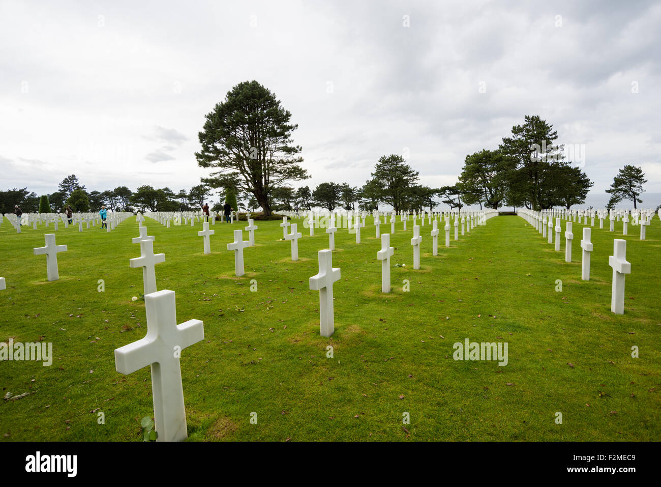 The many Graves at The Normandy American Cemetery and Memorial ...