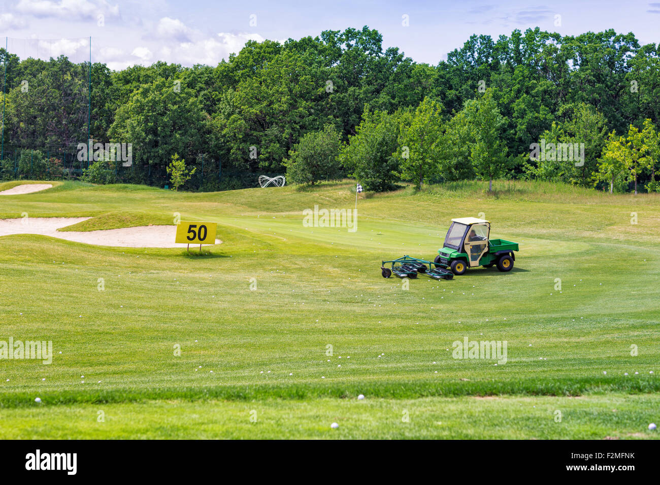 Perfect wavy ground with nice green grass on a golf field Stock Photo ...