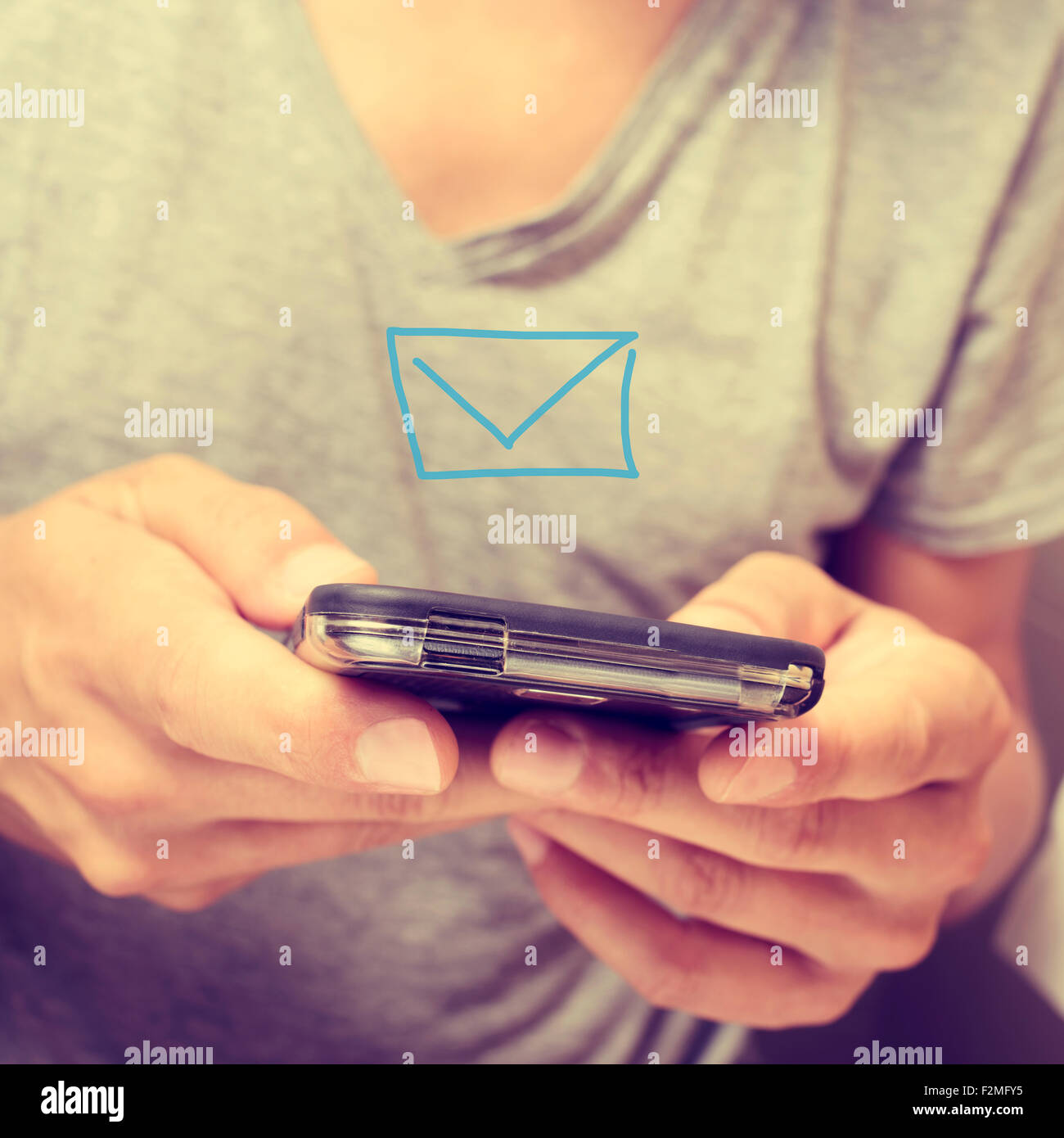 Receiving text message hi-res stock photography and images - Alamy