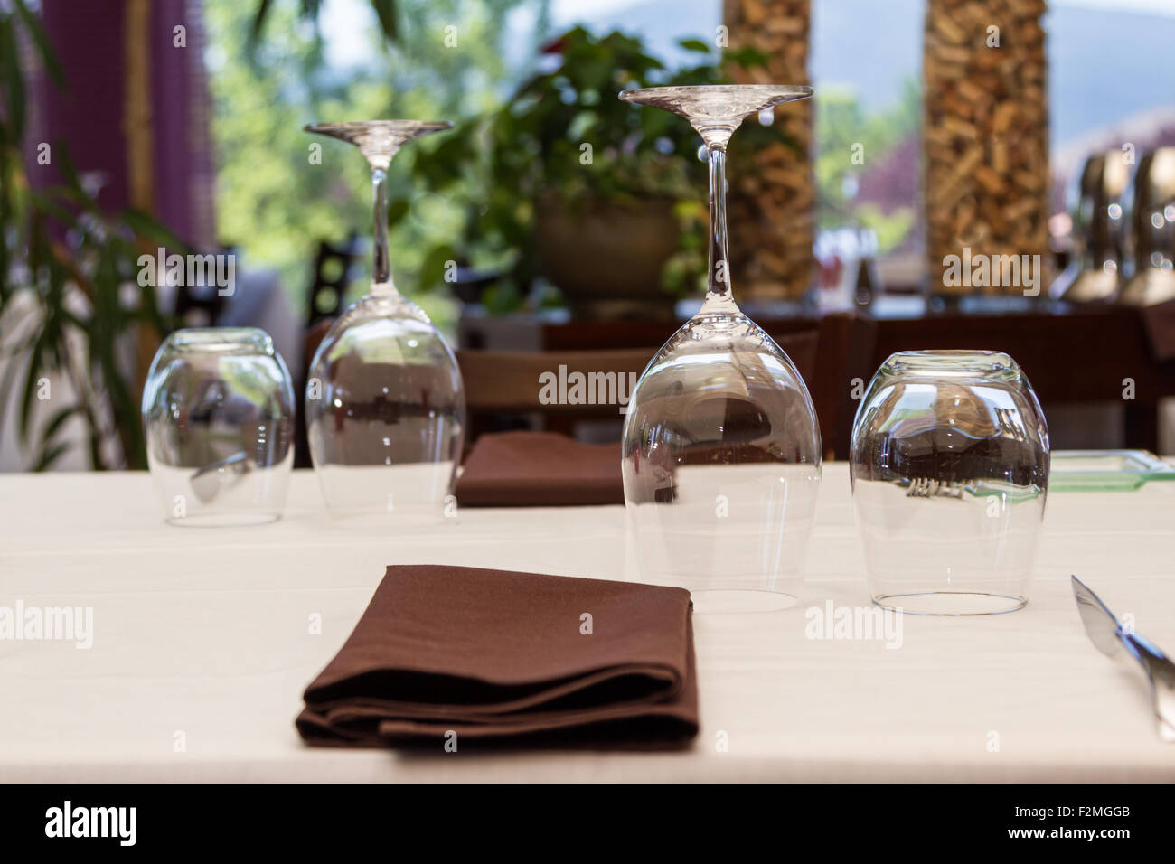 Inside fancy restaurant hi-res stock photography and images - Alamy