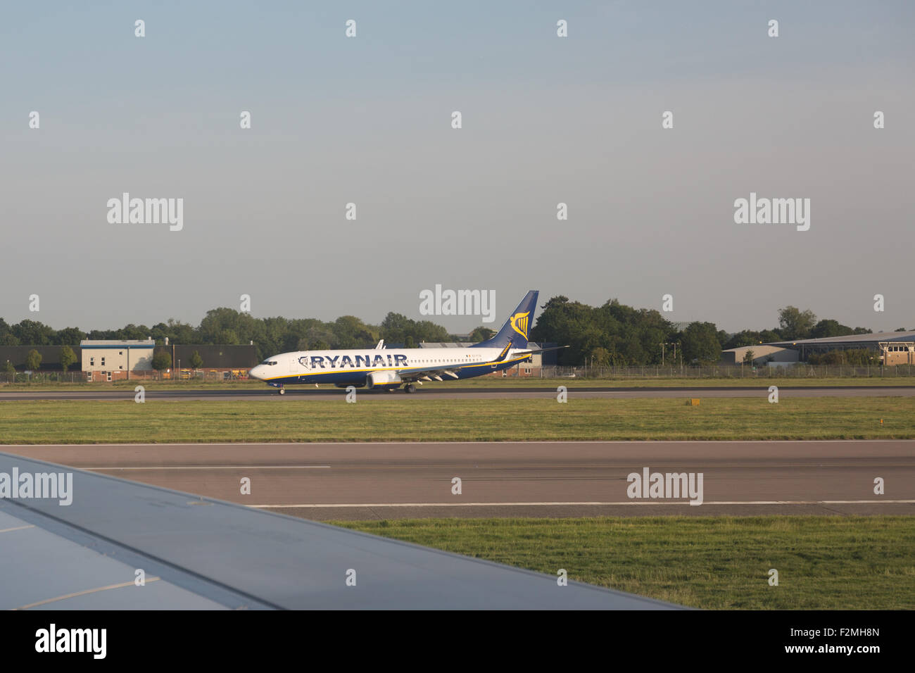 Ryanair plane preparing for take off at London Gatwick airport, Surrey ...