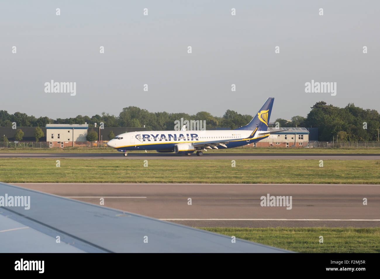 Ryanair plane preparing for take off at London Gatwick airport, Surrey ...