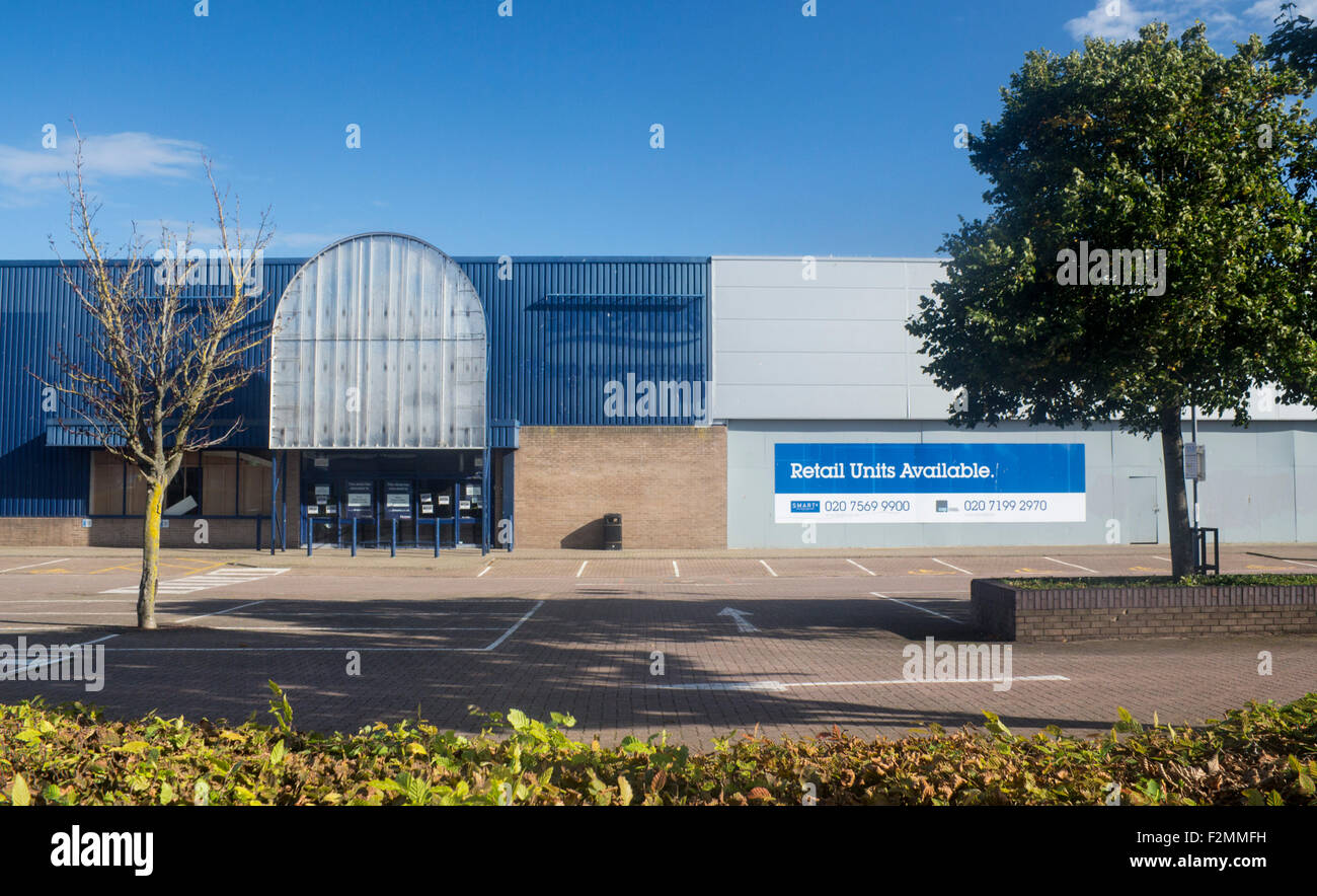 Vacant retail units hi-res stock photography and images - Alamy