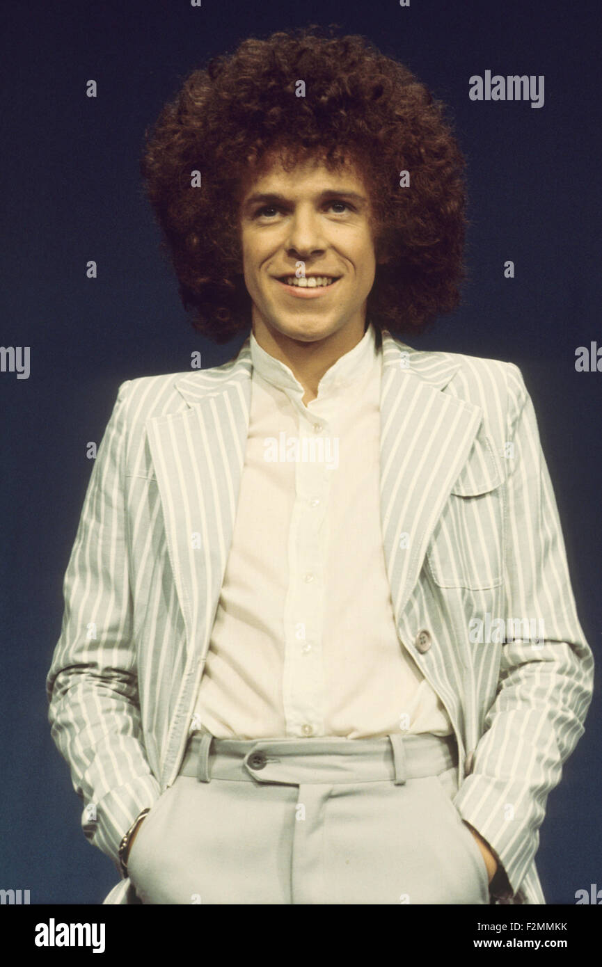 LEO SAYER UK pop singer in 1975 Stock Photo - Alamy