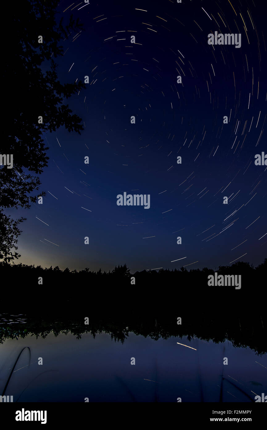 Reflecting stars hi-res stock photography and images - Alamy