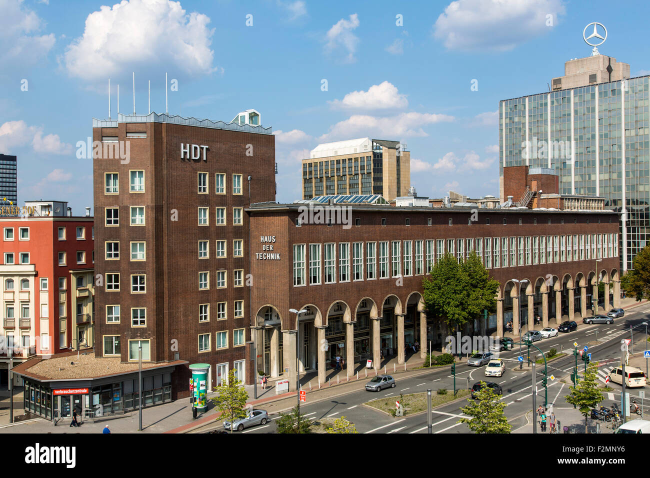 Skyline and city center hi-res stock photography and images - Alamy
