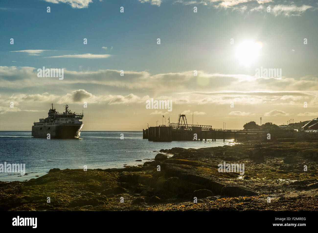 Brodick ferry terminal hi-res stock photography and images - Alamy