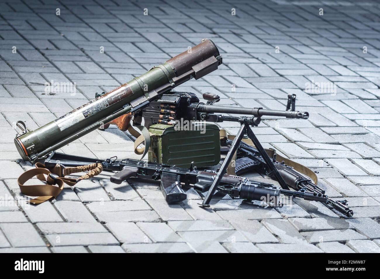 Rocket propelled grenade launcher hi-res stock photography and images ...