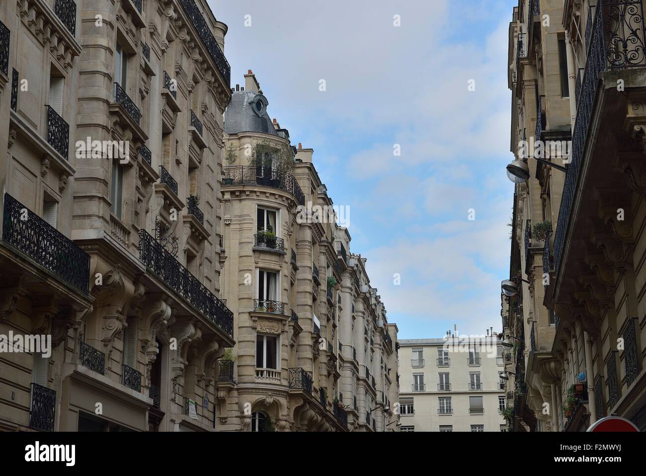 Paris france buildings hi-res stock photography and images - Alamy