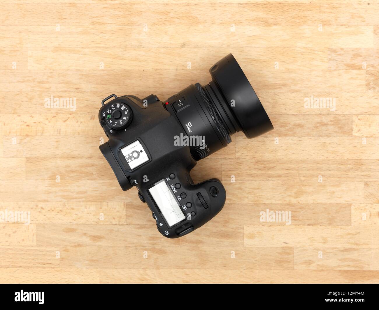A close up shot of a digital SLR camera Stock Photo - Alamy