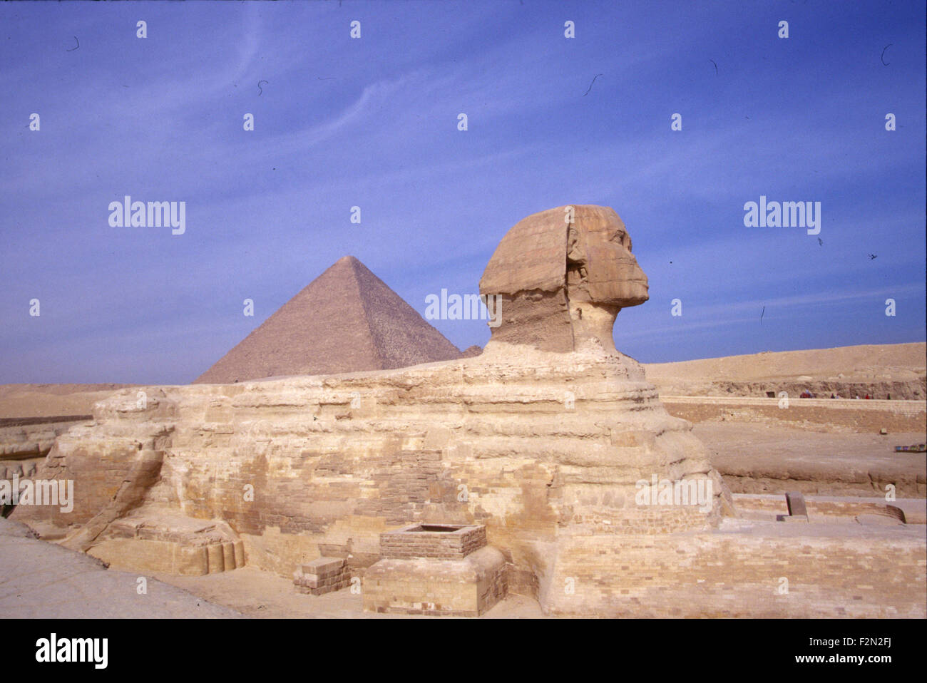 DECEMBER 2002 - GIZEH: the Sphinx and the Pyramides of Gizeh, Cairo ...
