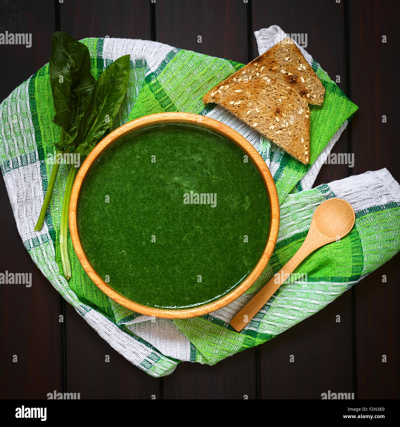 Pureed spinach leaves hi-res stock photography and images - Alamy