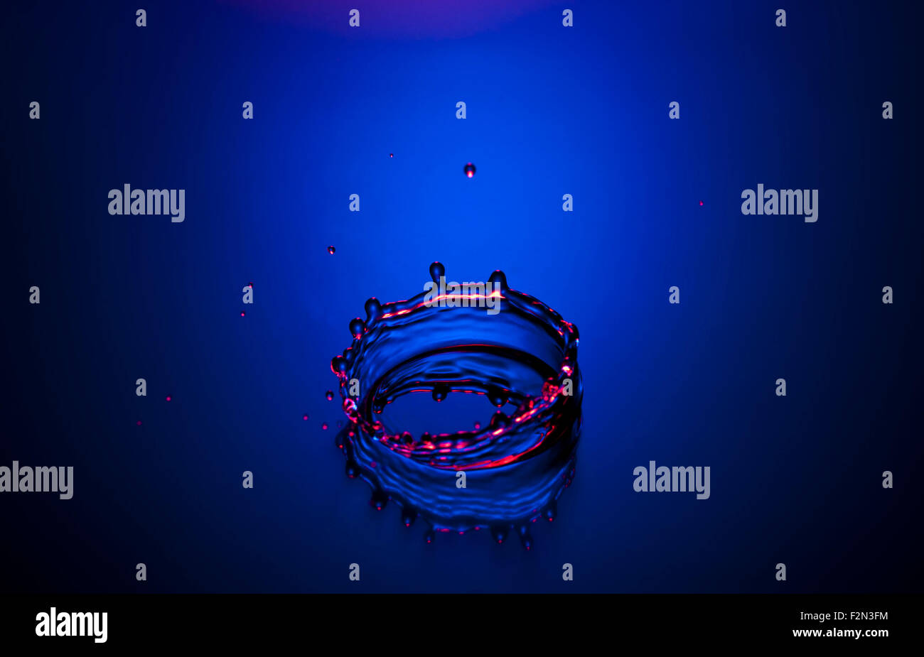 Studio Water drop. Background lighting Stock Photo - Alamy