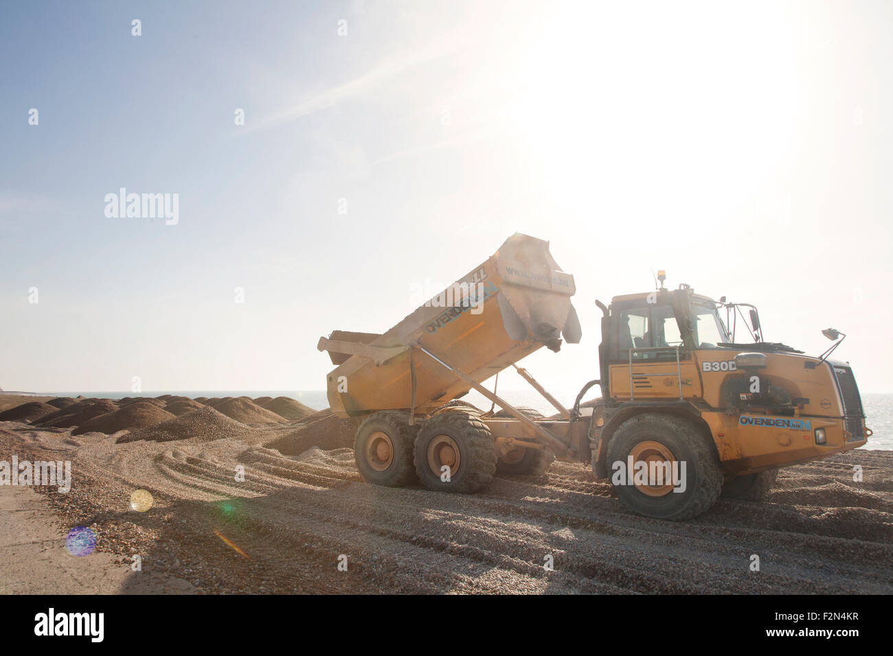 Earth moving truck hi-res stock photography and images - Alamy