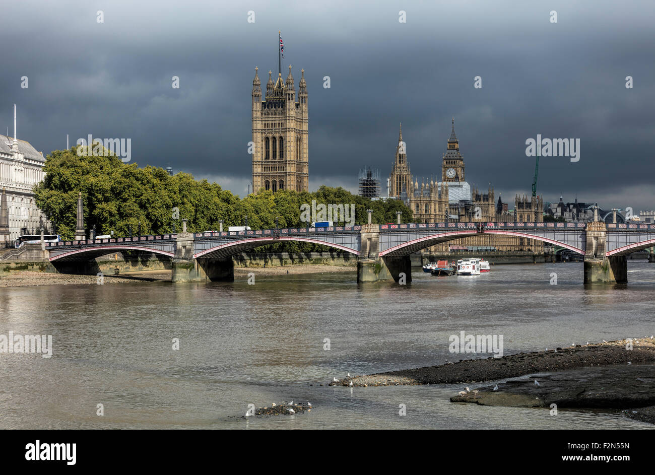 River thames westminster westminster bridge tide hi-res stock ...